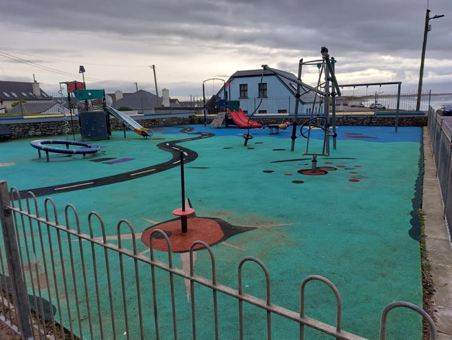 Ballyheigue playground - Discover Kerry