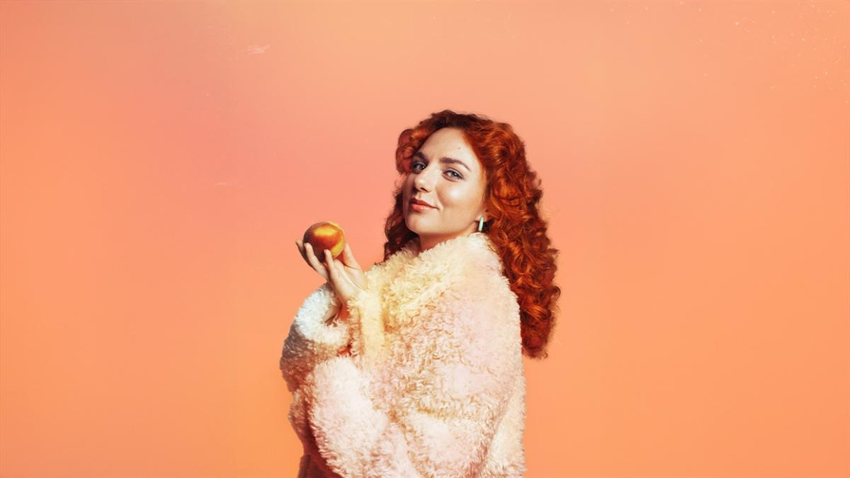 Ania Magliano: Peach Fuzz - Shakespeare's England