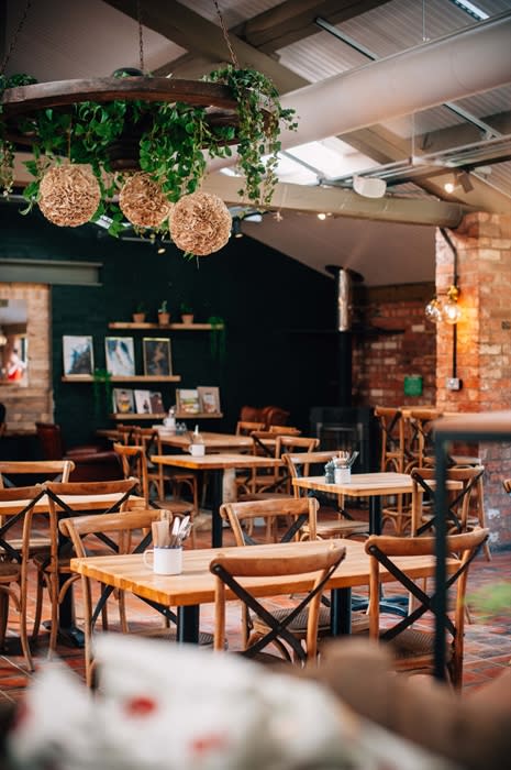 Mothering Sunday Lunch - Shakespeare's England