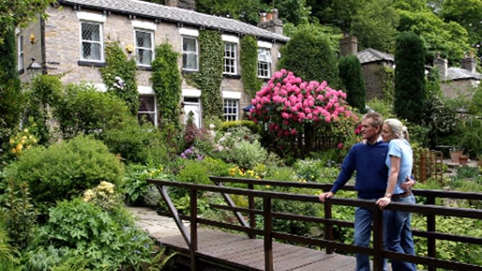 Barrow Bridge Village