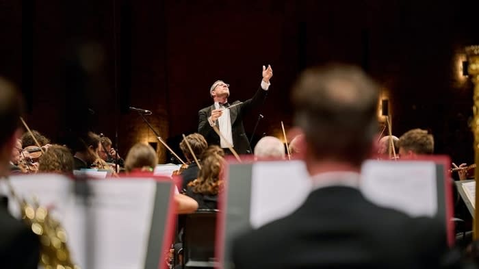 John Wilson and Sinfonia of London