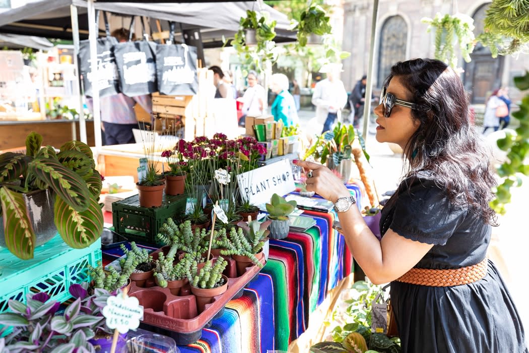 Flower, Arts and Craft Market