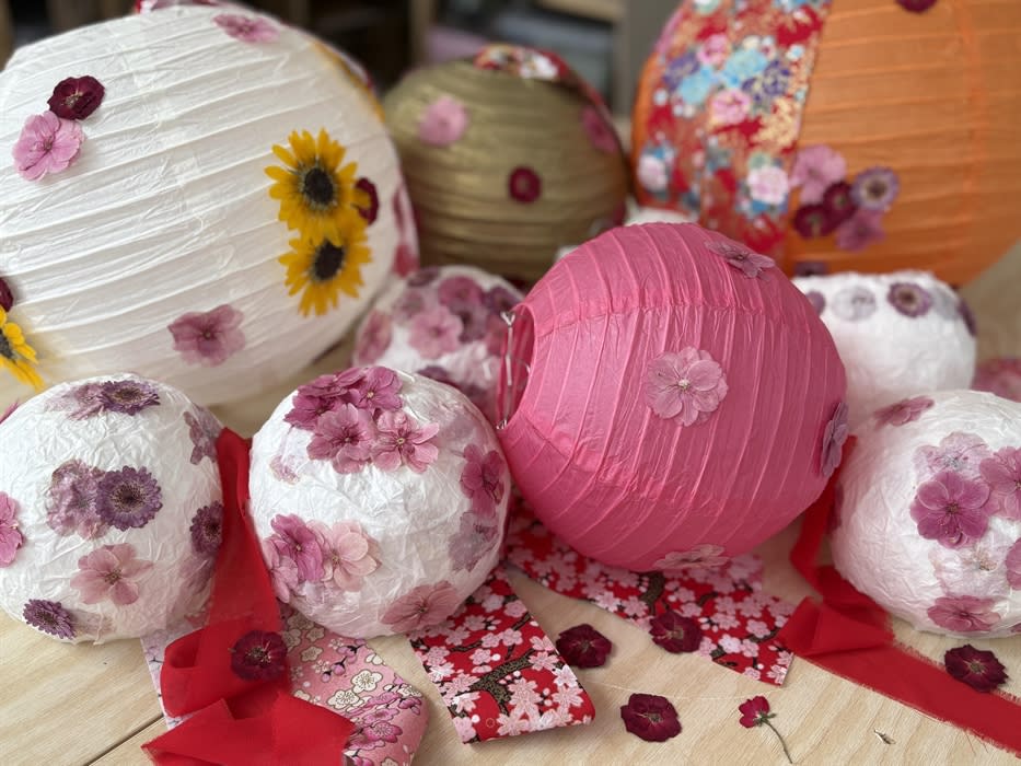 Handmade pressed flower paper lantern workshop