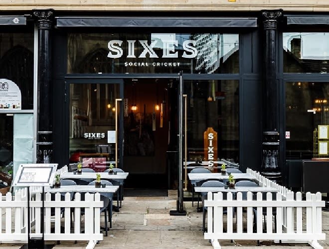 Sixes Social Cricket