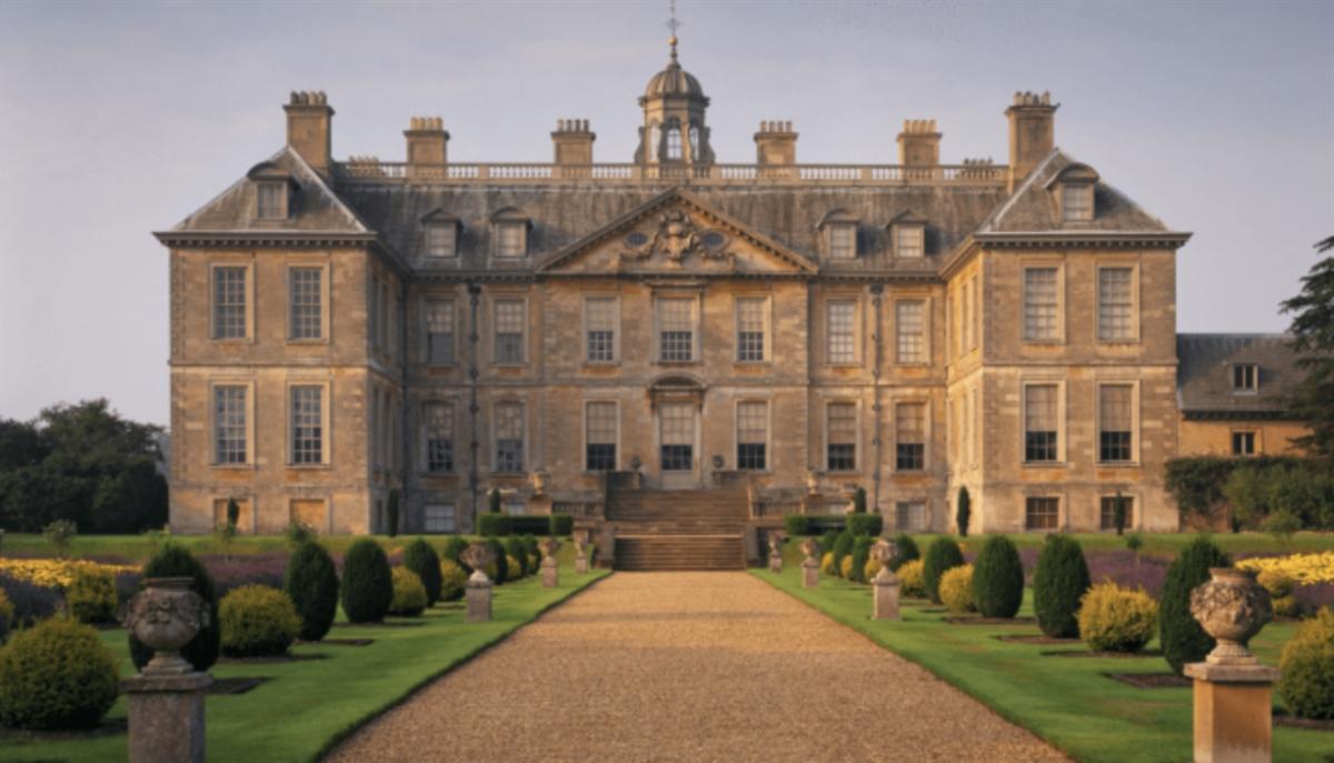 Christmas in the Mansion | Belton Estate