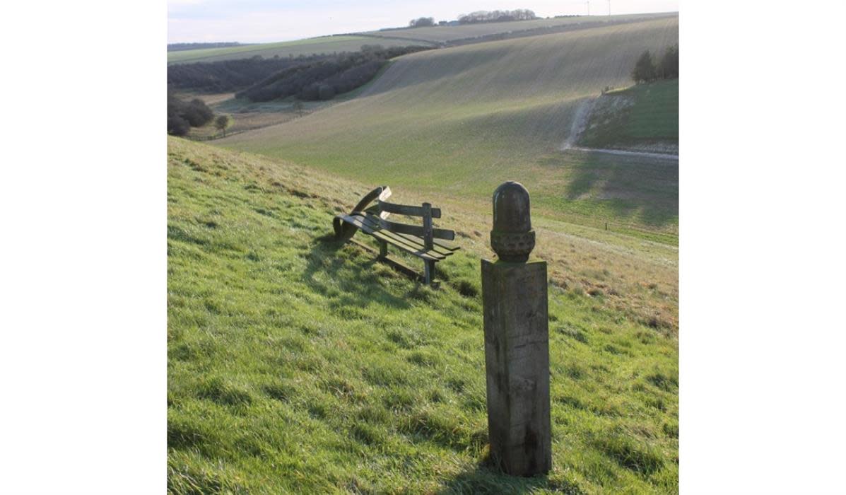 WANDER: Folkton Wold Bench