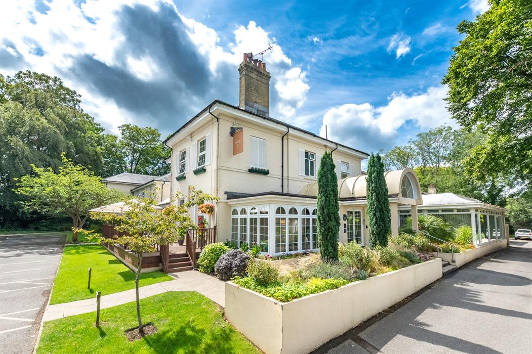 Forest Lodge Hotel - Visit the New Forest