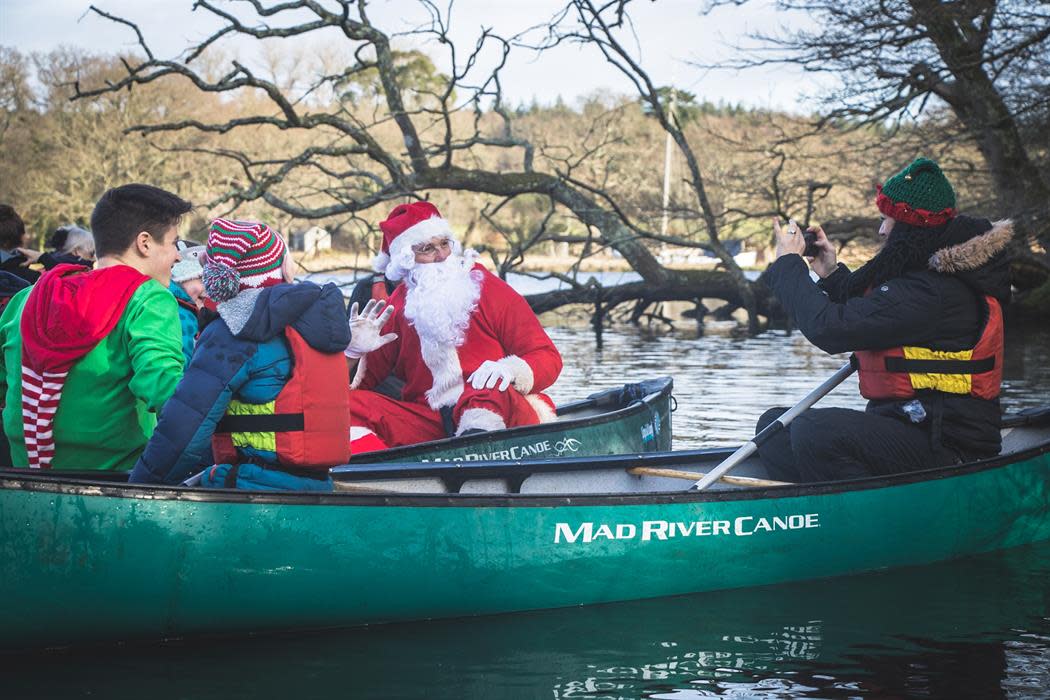 Christmas Canoe Paddles - Visit the New Forest