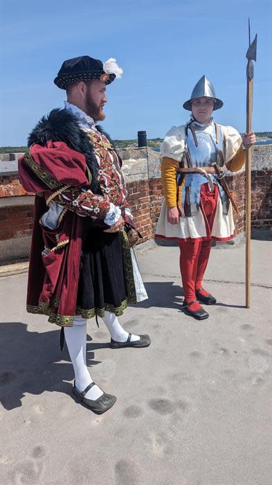 Henry VIII visits Hurst Castle - Visit the New Forest