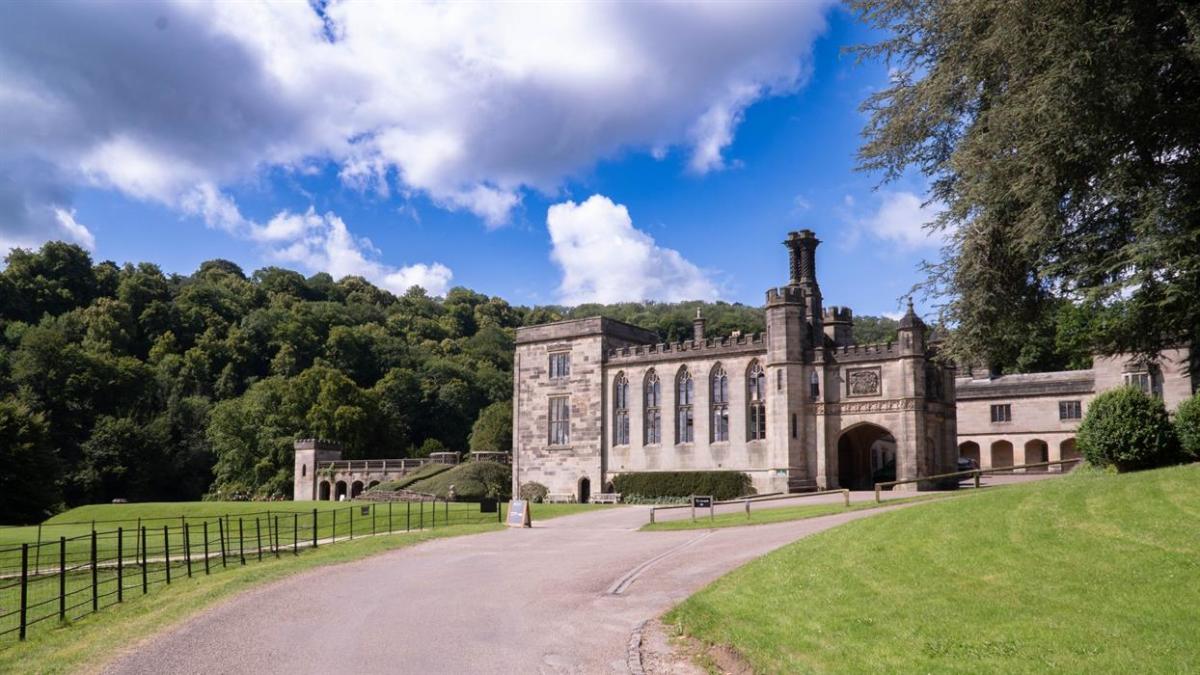 Social walk from YHA Ilam Hall