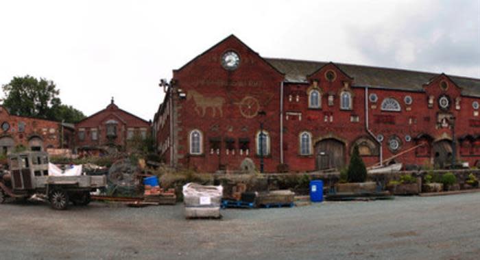 Les Oakes & Sons Architectural Reclamation Yard