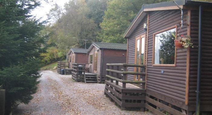 Raddle Inn Log Cabins