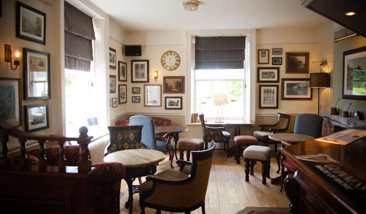 The Mortimer Arms Pub - Visit the New Forest