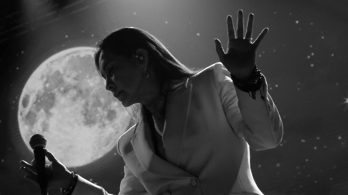 Ana Gabriel "Claro de Luna" Tour