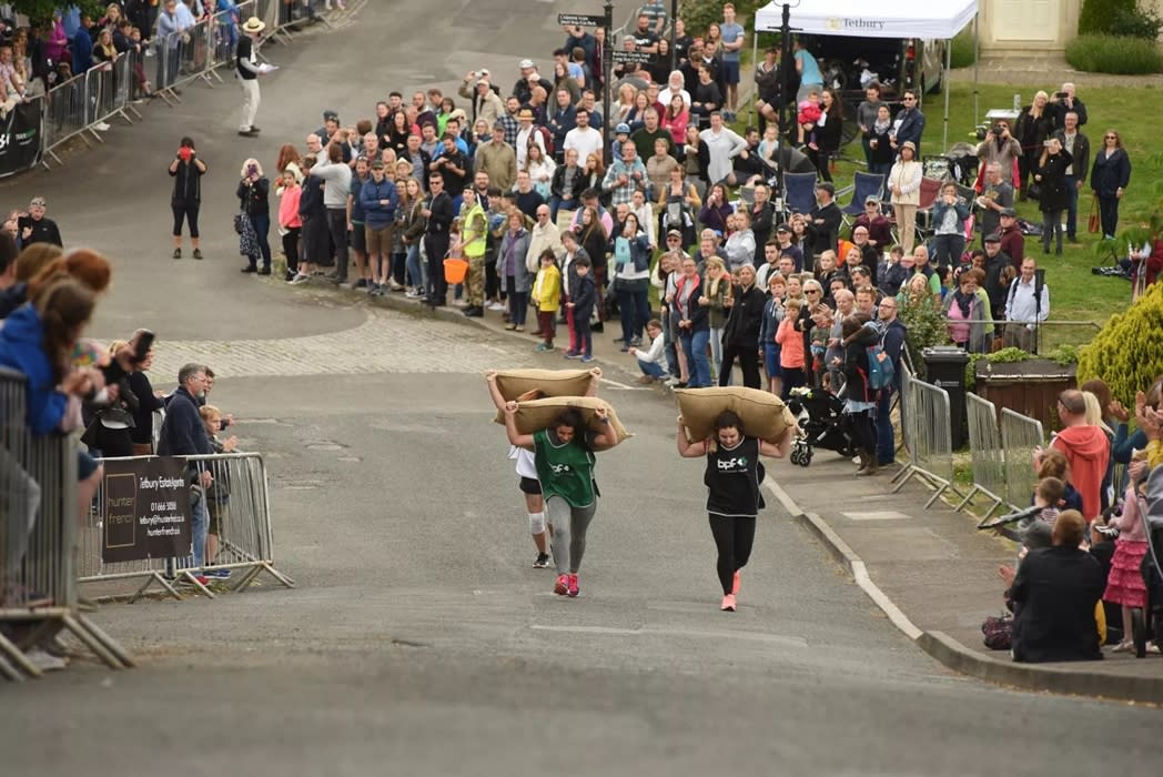 Tetbury Woolsack Races - Cotswolds