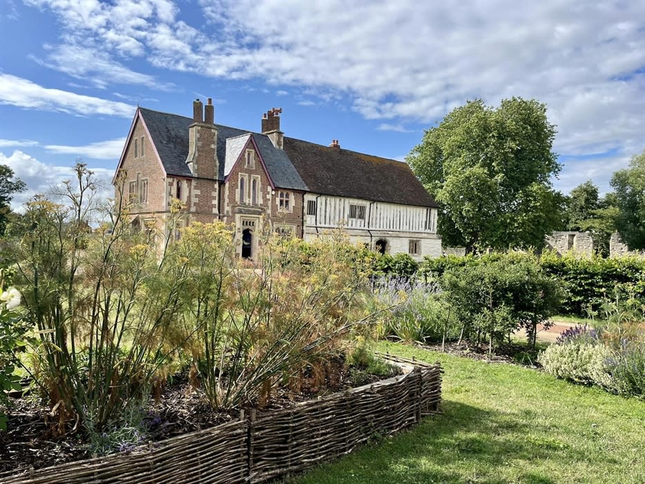 Llanthony Secunda Priory