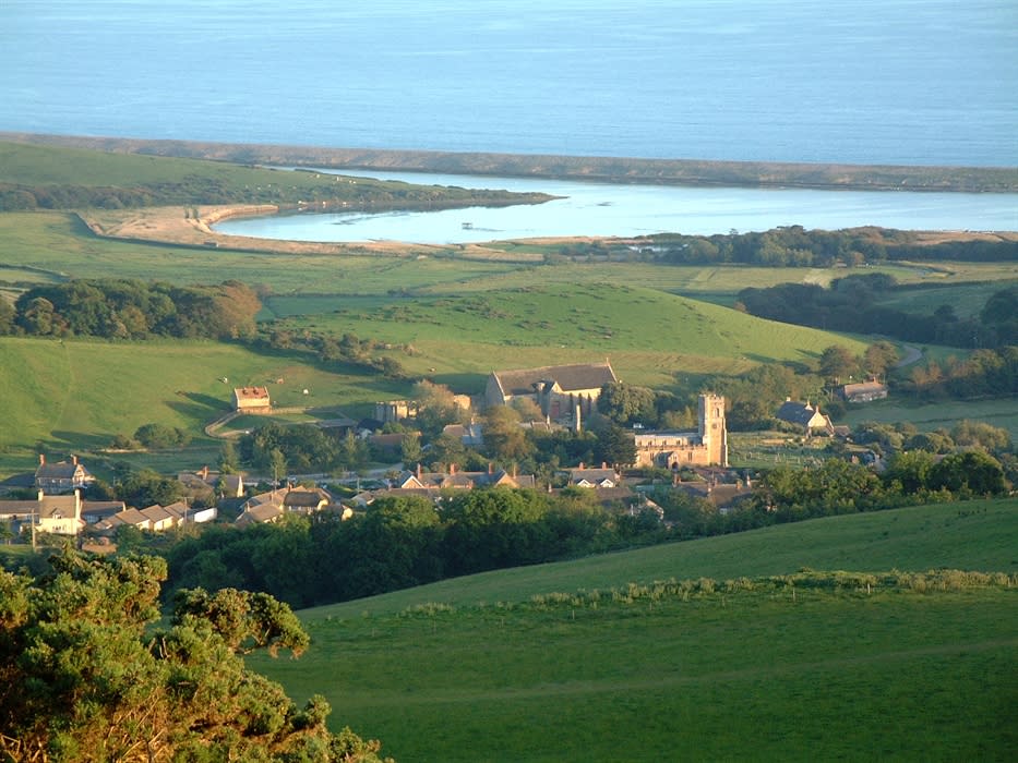 Walks from Bus Stops: Abbotsbury Walks - Visit Dorset