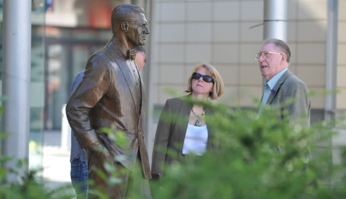 Cary Grant Statue