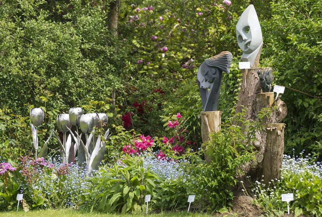 Sculpture at Kingham Lodge - Cotswolds