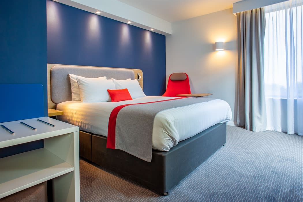 Holiday Inn Express Cheltenham Town Centre