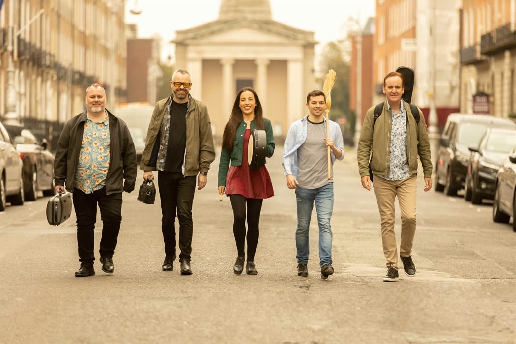 The Irish House Party - A True Taste Of An Irish House Party Live On ...