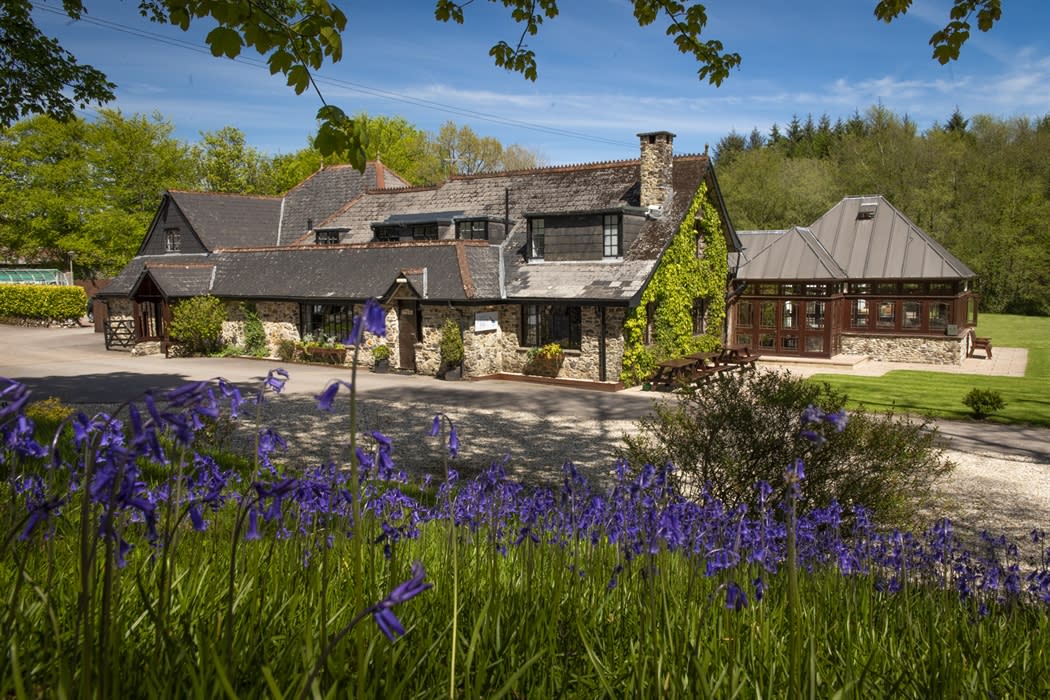 Lakeview Manor