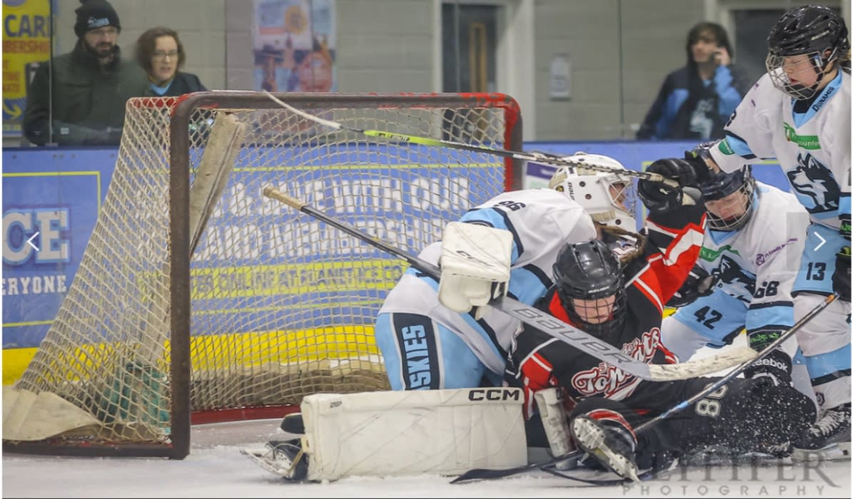 Bristol Huskies Vs Guildford Lightning at Planet Ice Bristol