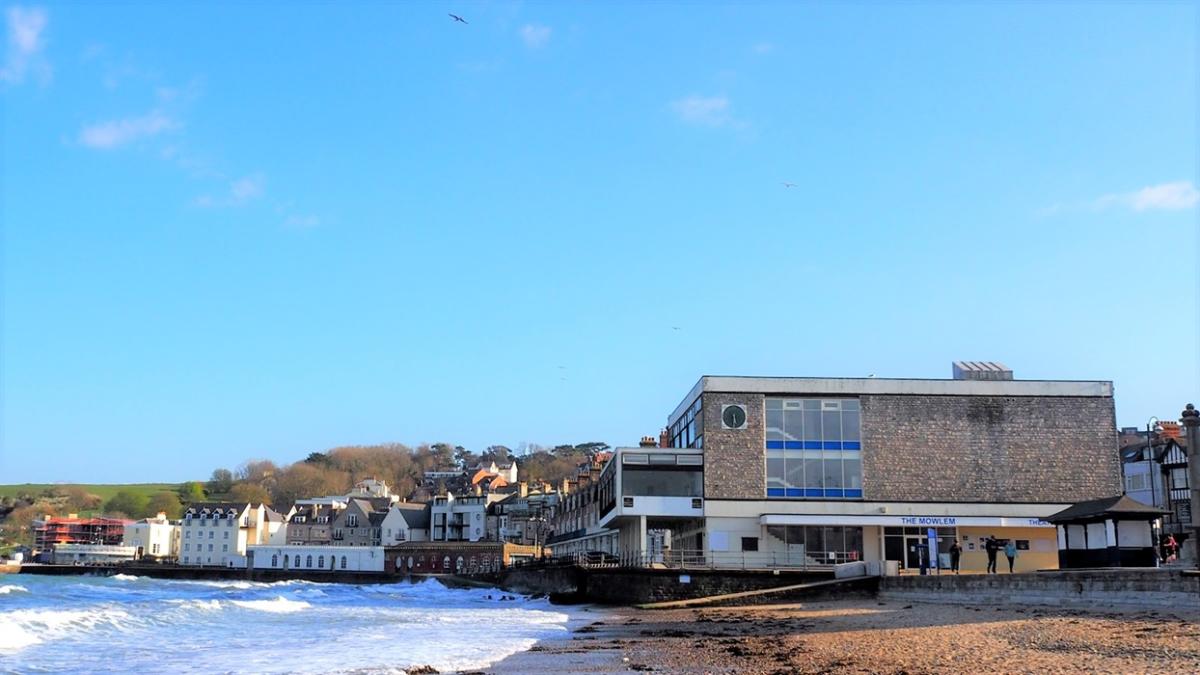 The Mowlem Theatre, Cinema and The Showbar - Visit Dorset