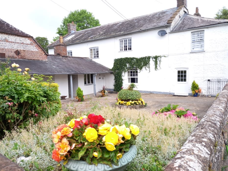 East Farm House Bed and Breakfast - Visit Dorset