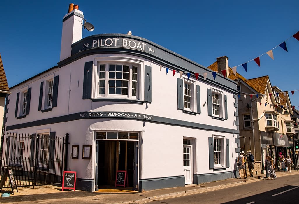 The Pilot Boat Inn - Visit Dorset