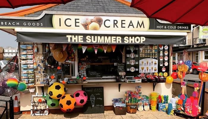 Waves Beach Kiosk