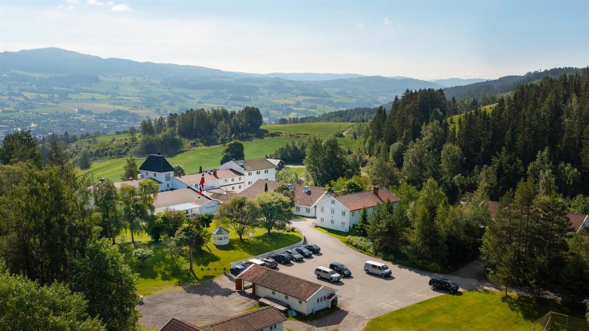 Sanner Hotell - Historisk hotell på Hadeland - Visit Øst-Norge