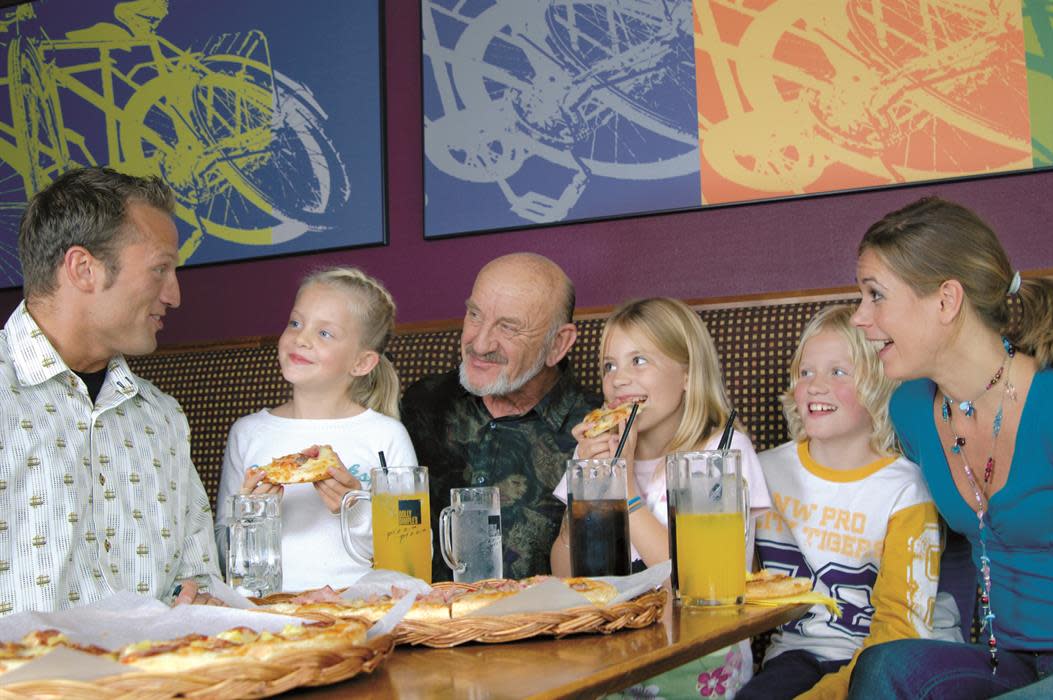 Dolly Dimple's Fiskebrygga - Barnevennlig spisested - Visit Sørlandet