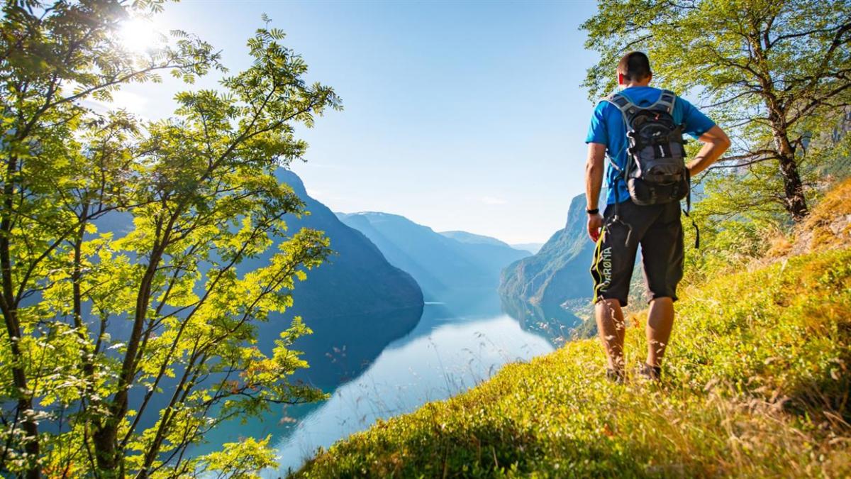 Tur til Stigen Gard, Aurlandsfjorden - Visit Sognefjord