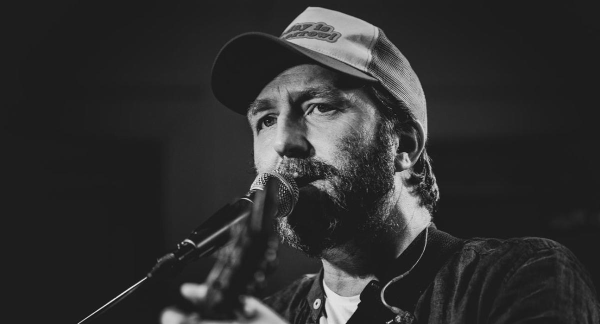 Konsert med Thom Hell. - Visit Sørlandet