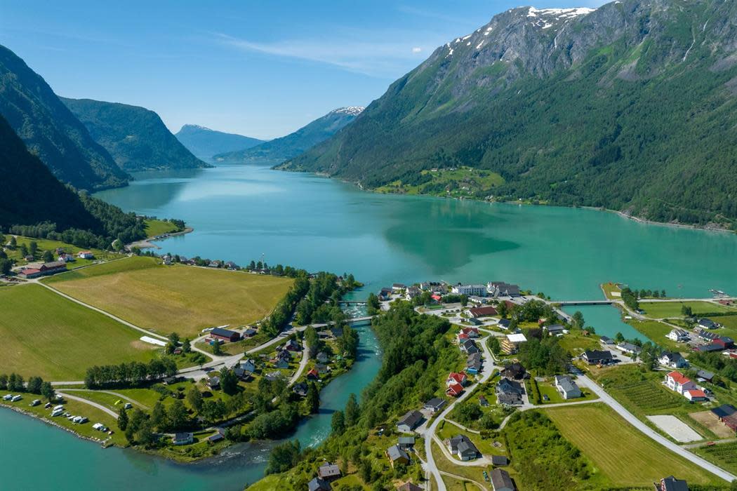 FjordX - Tur til Lustrafjorden med lokalhistorie - Visit Sognefjord