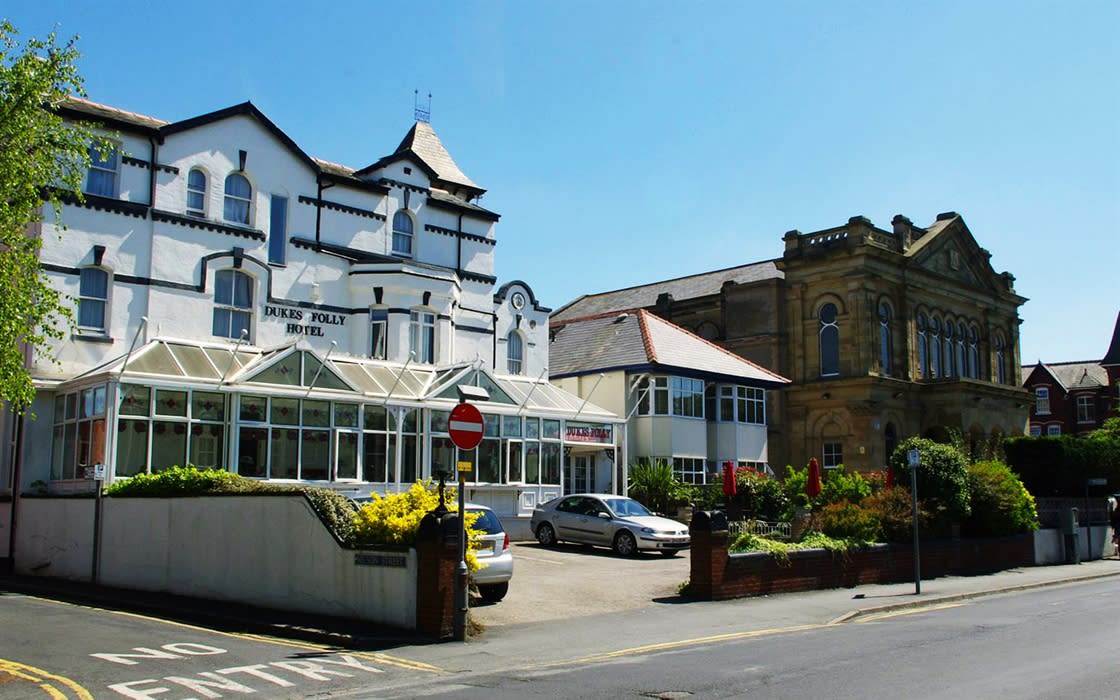 Dukes Folly Hotel