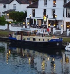 Hotel Boat Baglady