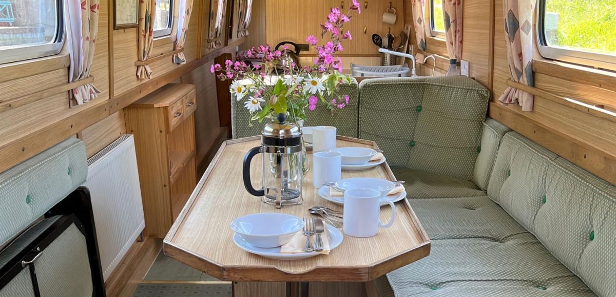 Farncombe Boat House - Narrowboat Holiday Hire - Visit Surrey