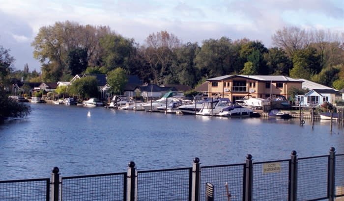 Thames Boat House