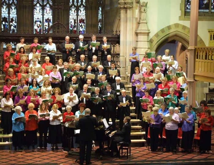 The Royal Free Singers and the Orchestra of London perform works by Elgar