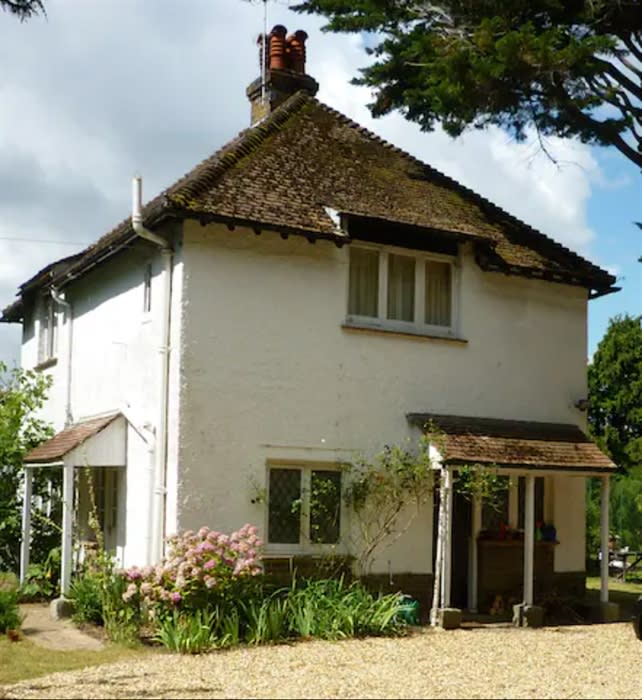 The Dingle Semi Rural Cottage