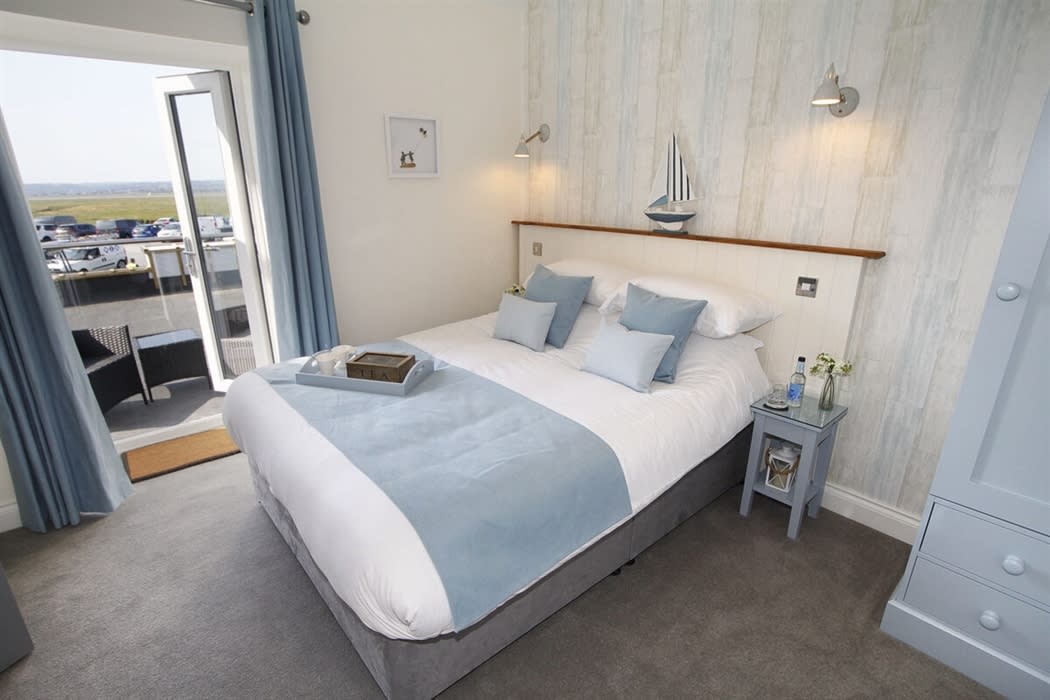 The Estuary Bar and Rooms