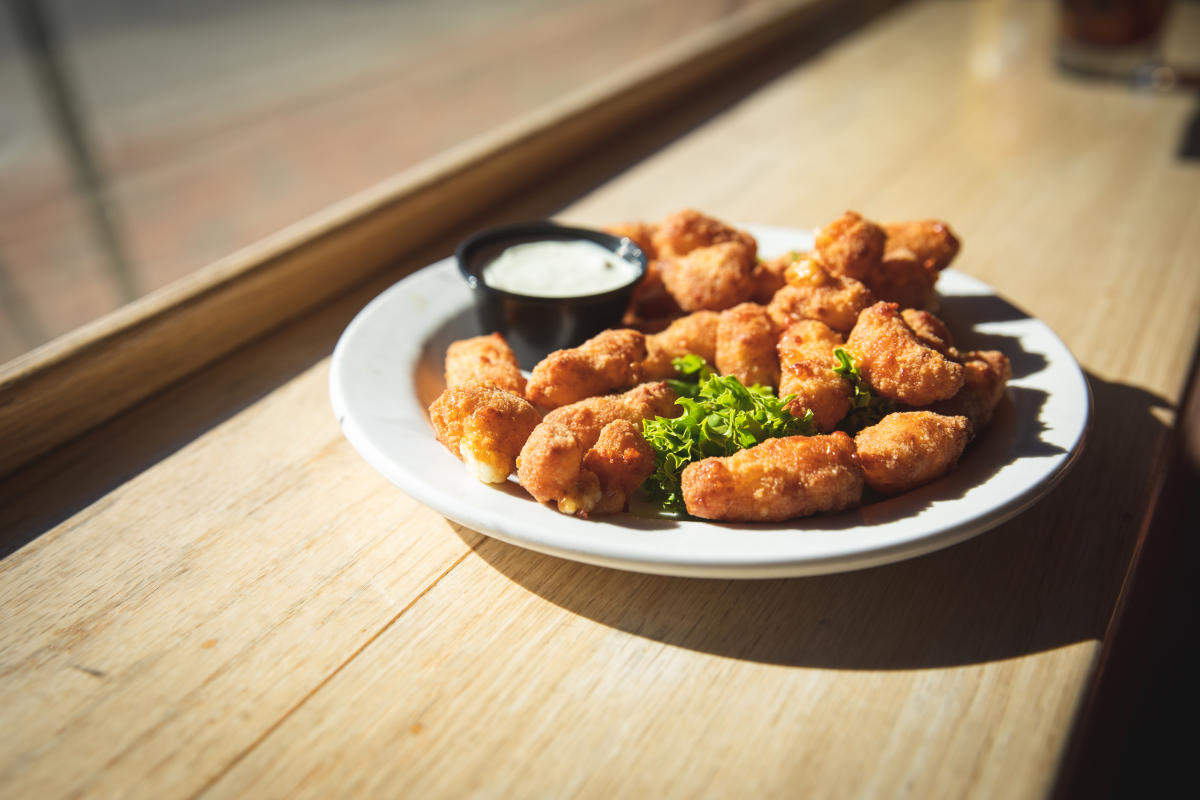 Mogie's Pub & Restaurant | Eau Claire, WI 54703