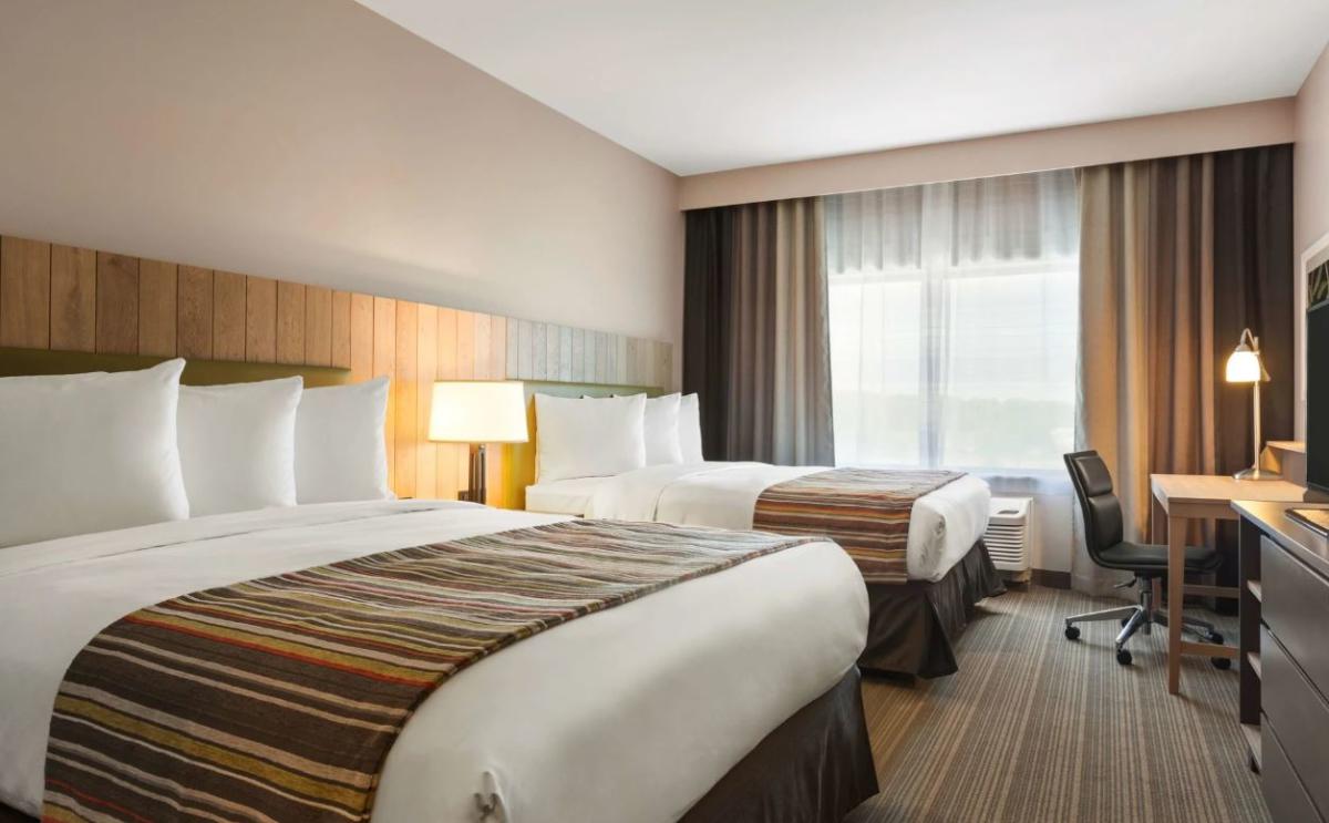 Country Inn & Suites