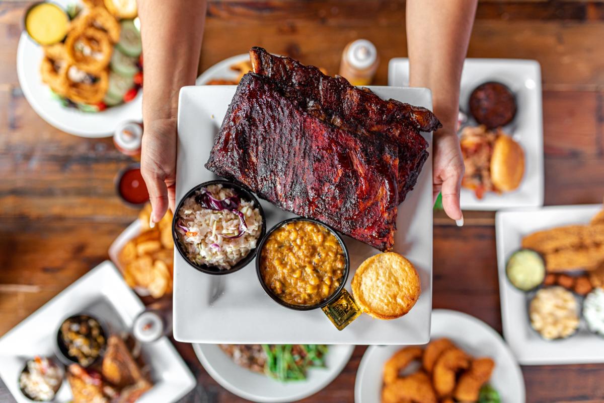 Smokin Dave's BBQ and Taphouse