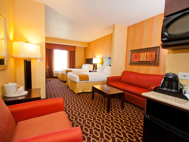 Holiday Inn Express & Suites Cal Expo | Sacramento, CA 95821