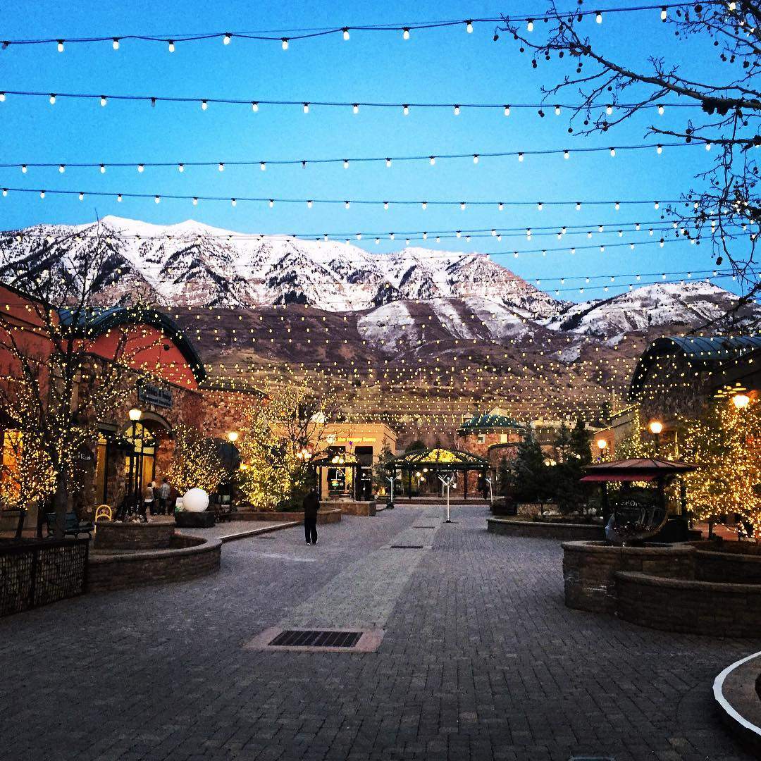 The Shops at Riverwoods