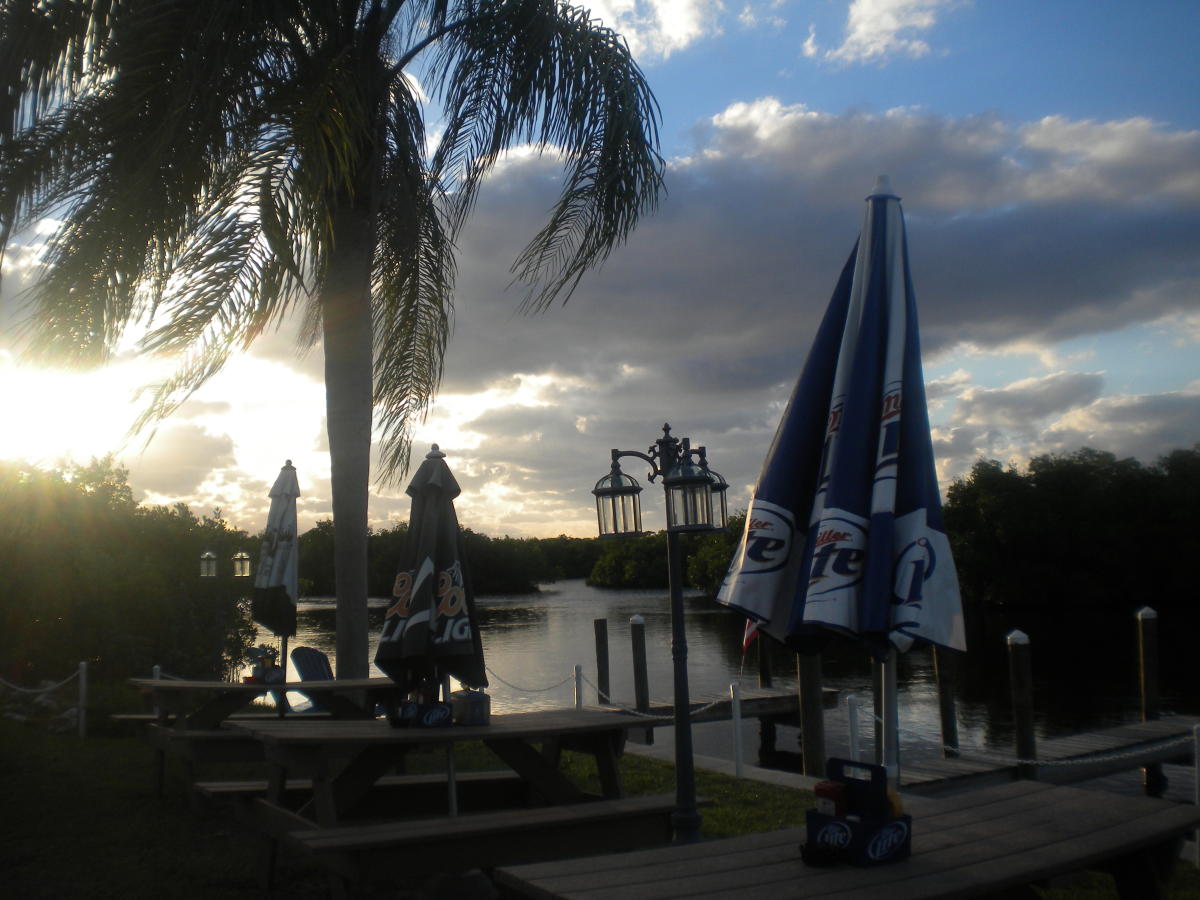 Miceli's Restaurant in Matlacha | VISIT FLORIDA