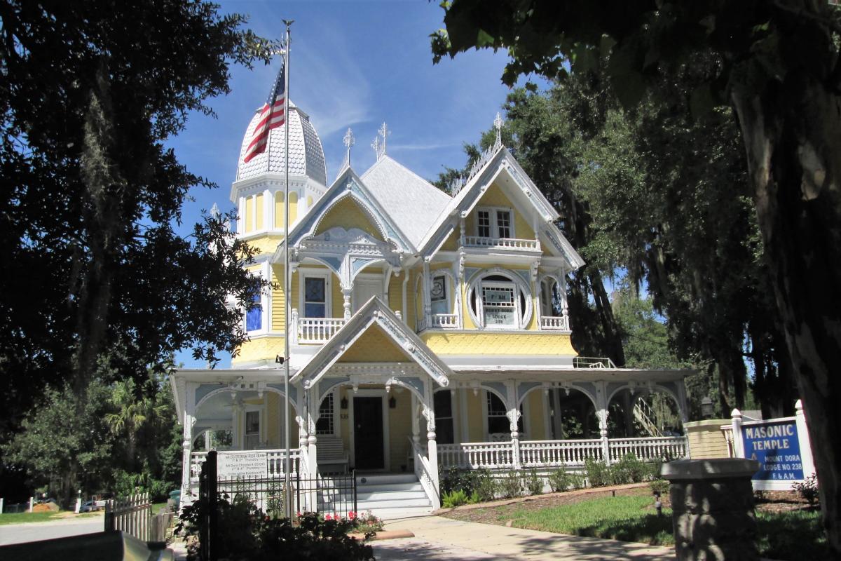 Mount Dora Transit and Tours in Mount Dora | VISIT FLORIDA